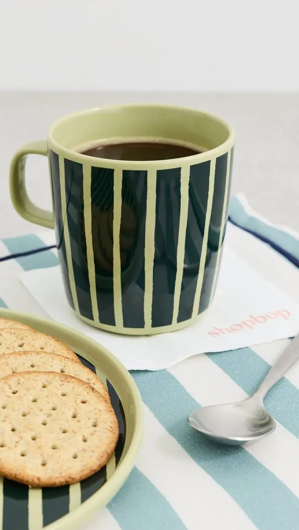 Marimekko Oiva Piccolo Mug - Pear/Dark Green | Editorialist
